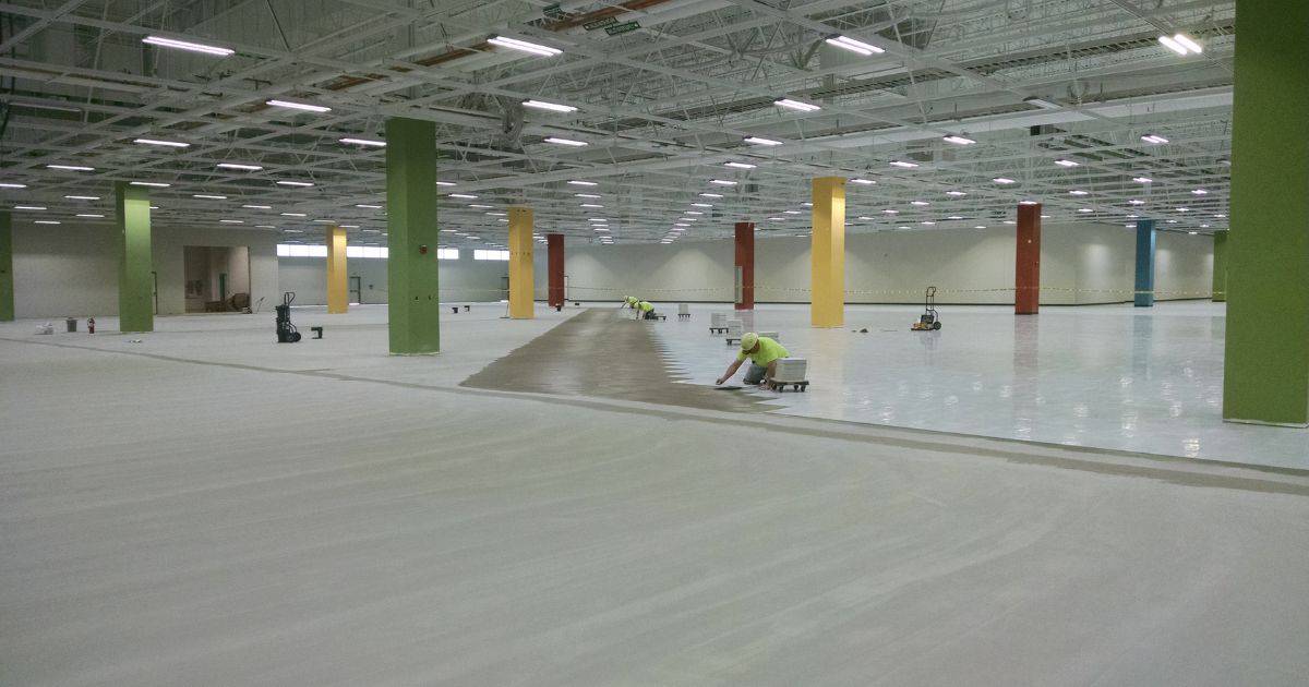 Do conductive and dissipative tiles need to contact to be grounded?